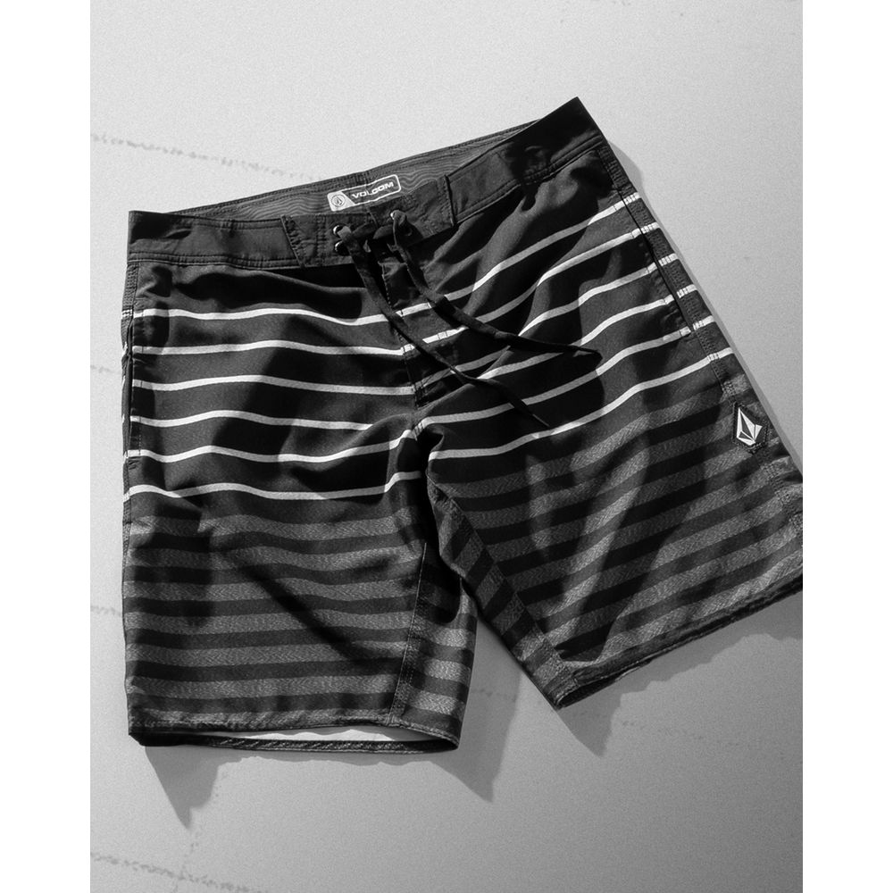 Boardshort Volcom Quarta Stripe Preto | Volcom Brasil - Volcom